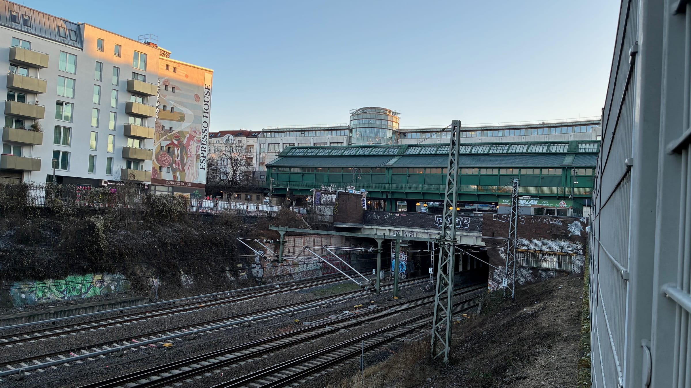 Problembrücken, Kaufhaus-Zukunft und Parknot